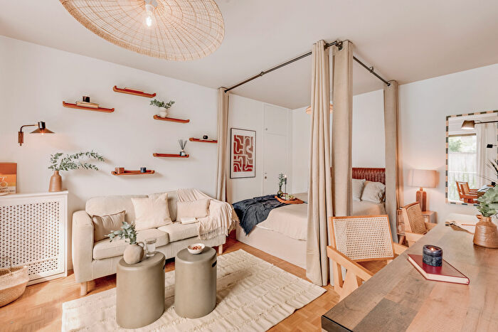 Appartement à louer - Paris e , Auteuil-Nord, Jasmin, Mirabeau - 1 pièce