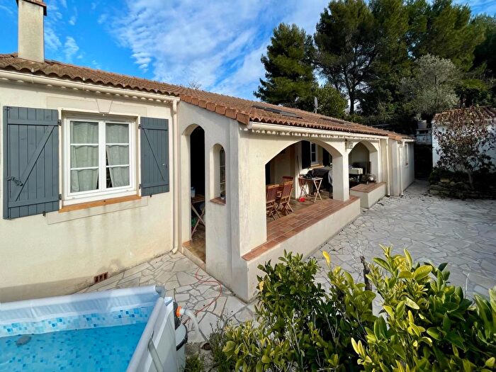 Maison à vendre - Saint-Mitre-les-Remparts - 4 pièces - 3 chambres