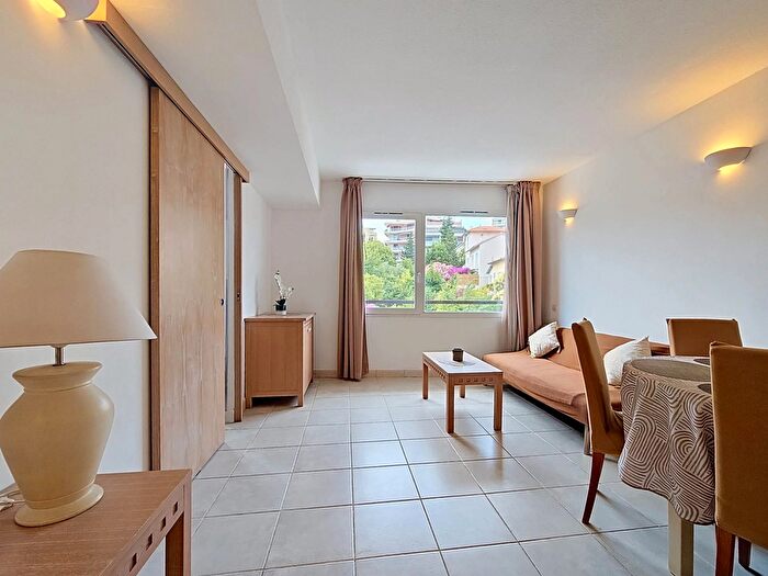 Appartement 3 pièces à vendre à Cannes, Carnot