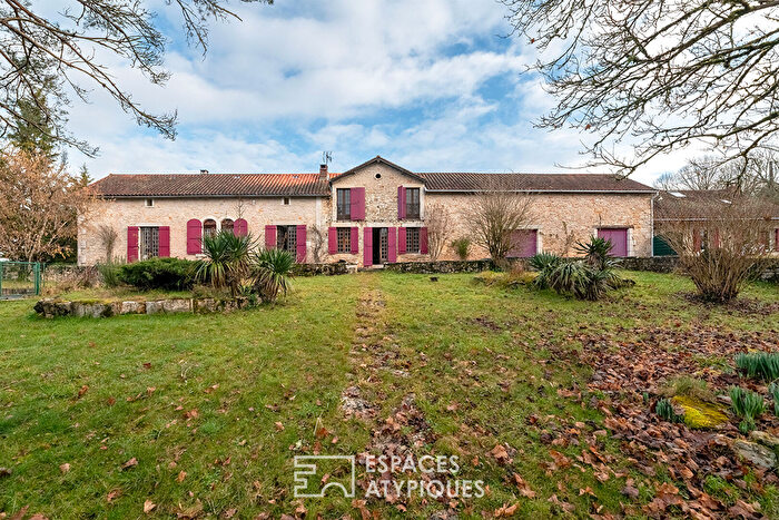 Maison à vendre - Thenon - 12 pièces - 8 chambres