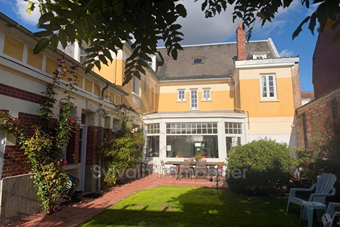 Maison 10 pièces à Aumale, à vendre
