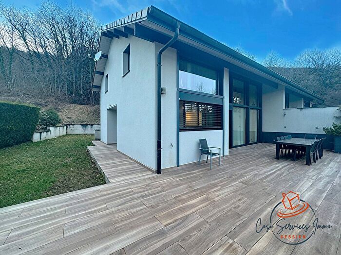 Maison 6 pièces à louer - Échenevex