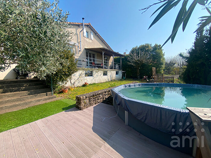 Maison à vendre - Niort, Sainte-Pezenne - 6 pièces - 3 chambres