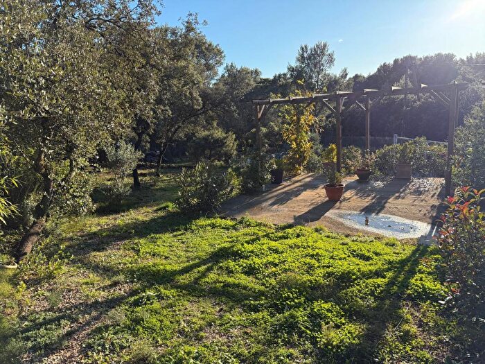 Maison à vendre - Uchaux - 5 pièces - 3 chambres