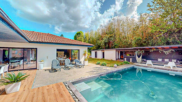 Maison à vendre - Urrugne - 6 pièces - 6 chambres