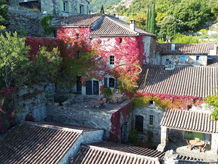 Maison à vendre - Les Vans - 10 pièces - 6 chambres