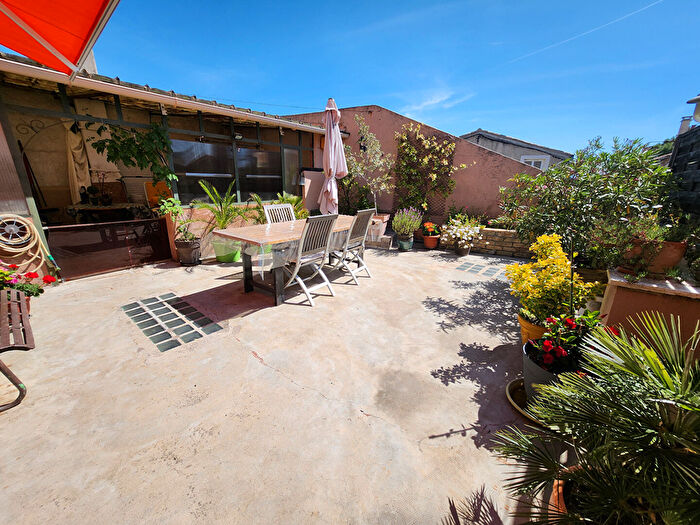 Maison à vendre - Saint-Saturnin-lès-Avignon - 6 pièces - 3 chambres