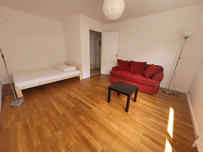 Appartement 1 pièce à Villeurbanne, République, Tolstoi, à louer