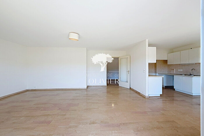 Apt : Appartement 3 pièces à louer