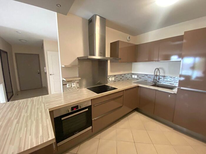 Appartement à louer - Ville-la-Grand - 3 pièces - 2 chambres