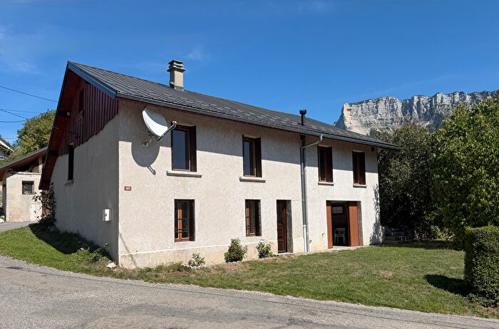 Entremont-le-Vieux : Maison 6 pièces à vendre