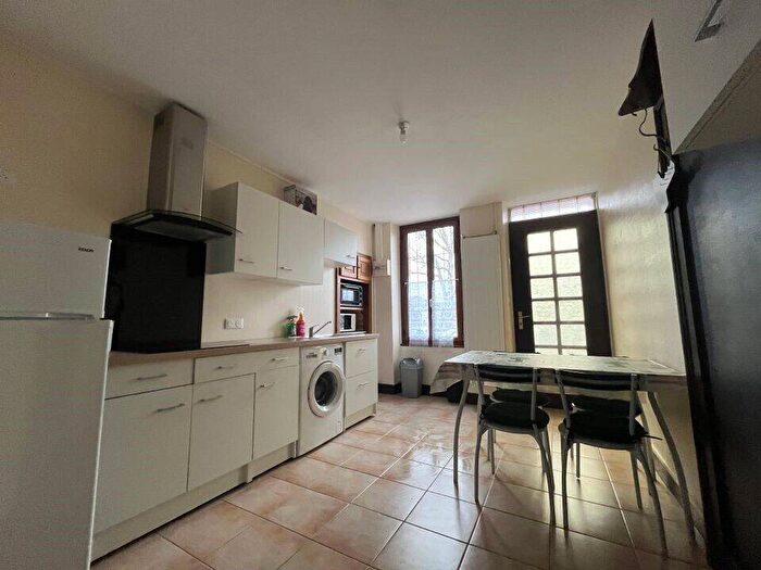 Appartement à louer - Cité Bretonnie-Chatelet-Favieres-Conches, Montluçon - 2 pièces - 1 chambre