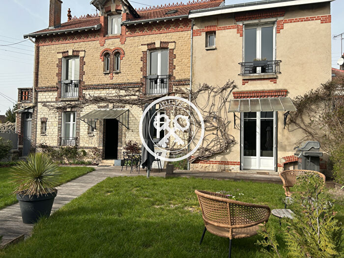 Maison à vendre - Sainte-Savine - 8 pièces - 4 chambres