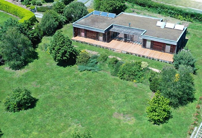 Maison 6 pièces à vendre à Saint-Symphorien-de-Lay