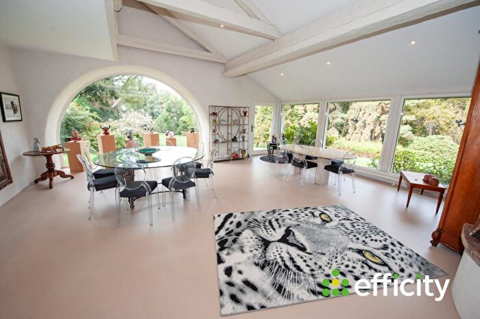 Maison à vendre - Saint-Martin-dUriage - 10 pièces - 5 chambres