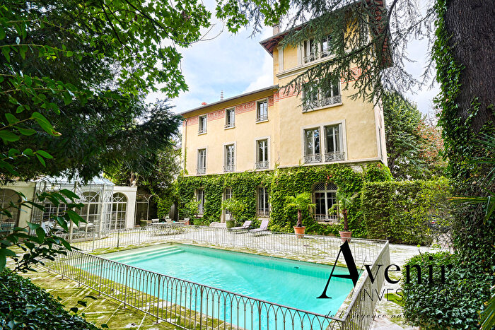 Maison à vendre - Lyon e , Saint-Just, Saint-Irénée, Fourvière - 10 pièces - 5 chambres