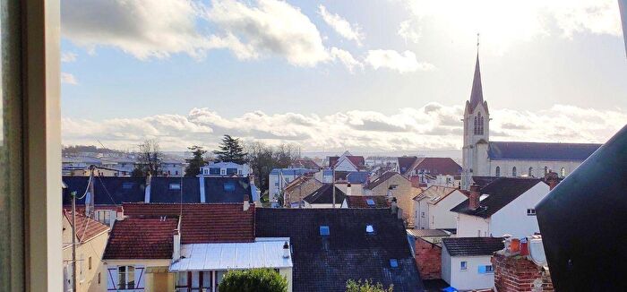 Appartement à louer - Les Mureaux - 3 pièces - 2 chambres