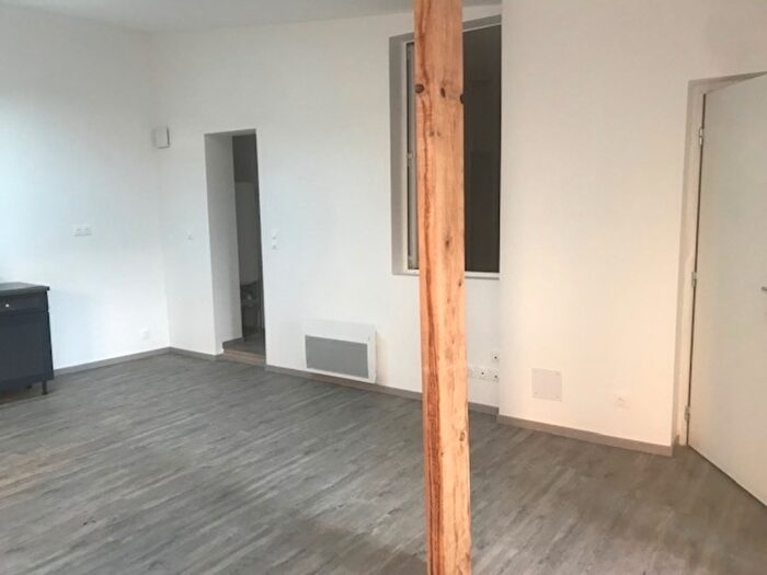 Appartement à vendre - Bagnères-de-Bigorre - 2 pièces - 1 chambre