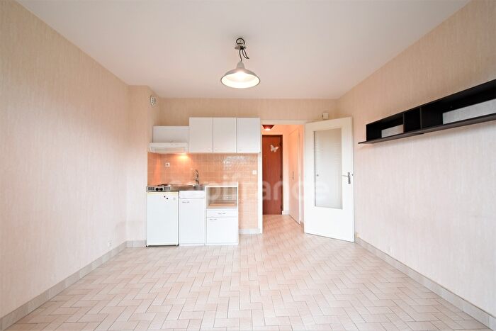 Maisons à vendre et appartements à louer - 1