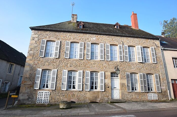 Maison 10 pièces à Couches, à vendre