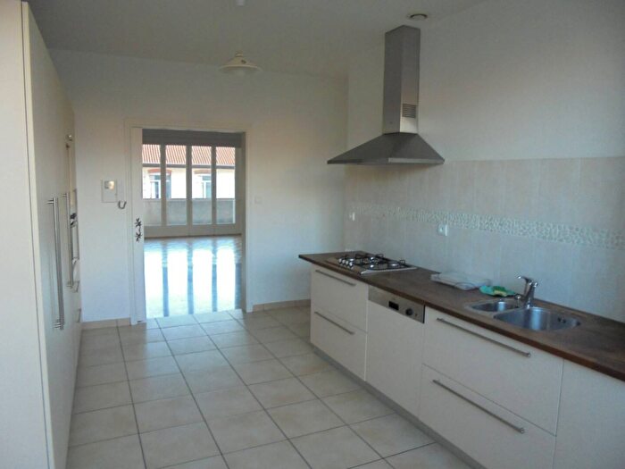 Appartement à louer - Hyper Centre-Vieille Ville, Saint-Étienne - 7 pièces - 5 chambres