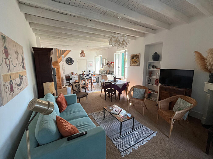 Jouet-sur-l'Aubois : Maison 2 pièces à vendre