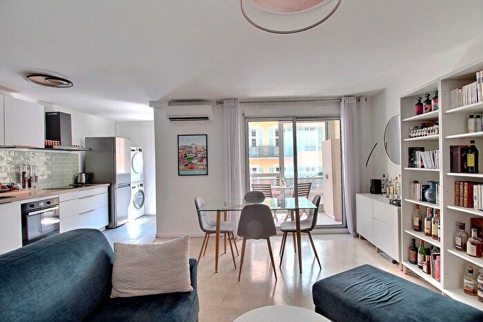 Nice, Le Port - Appartement 2 pièces à vendre