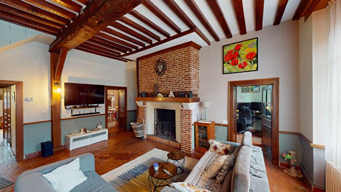 Crillon : Maison 7 pièces à vendre