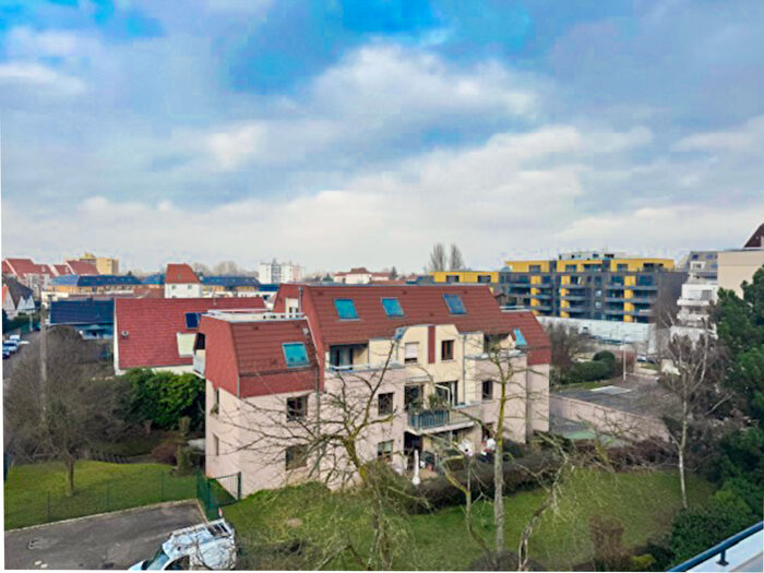 Appartement à vendre - Lingolsheim, Centre-ville - 3 pièces - 2 chambres