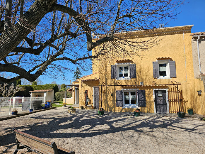 Maison à vendre - La Roque-dAnthéron - 8 pièces - 4 chambres