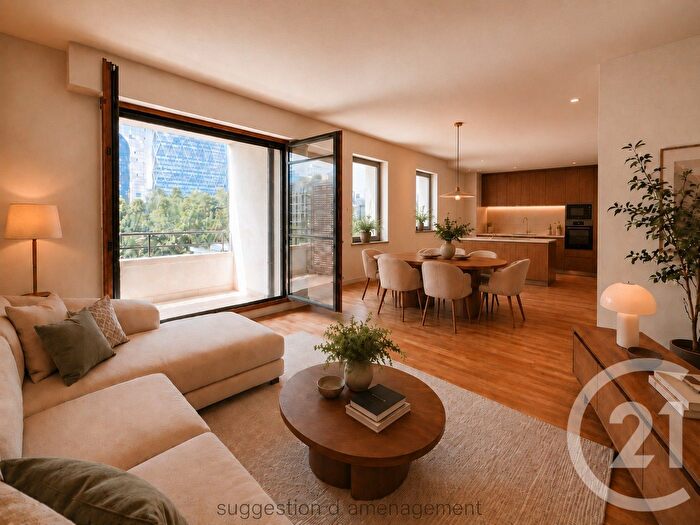 Courbevoie, Gambetta, La Défense : Appartement 4 pièces à vendre