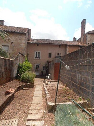 Maison à vendre - Clussais-la-Pommeraie - 4 pièces - 3 chambres