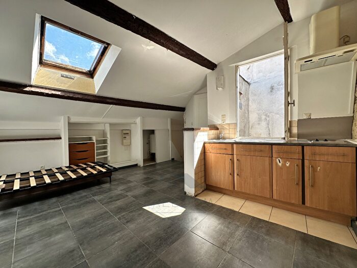 Appartement à louer - Béziers, Centre-ville, Palais des Congrès, Garibaldi, Gambetta - 1 pièce