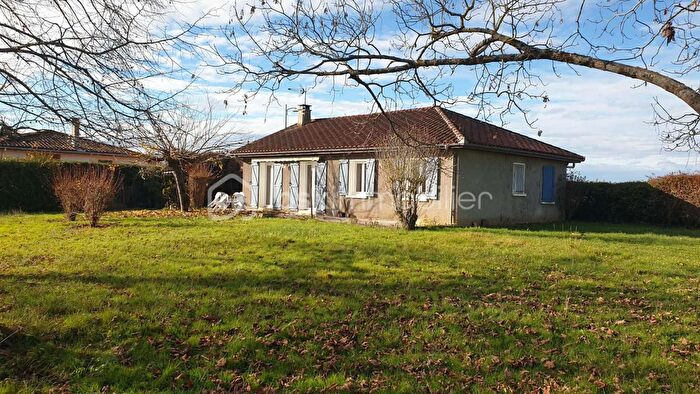 Maison à vendre - Villecomtal-sur-Arros - 5 pièces - 3 chambres