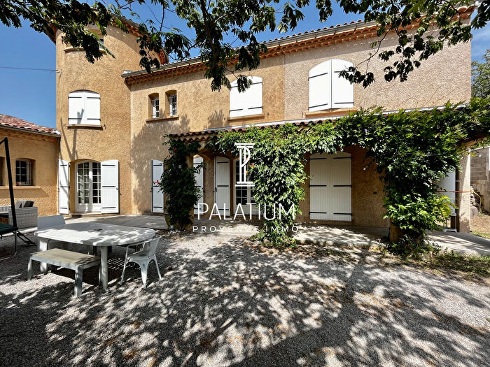 Maison à vendre - Salon-de-Provence - 6 pièces - 4 chambres