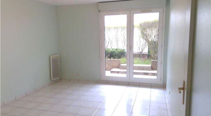 Bord de Marne, Champs-sur-Marne : Appartement 1 pièce à louer