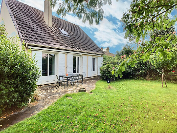 Maison à vendre - La Celle-les-Bordes - 5 pièces - 3 chambres