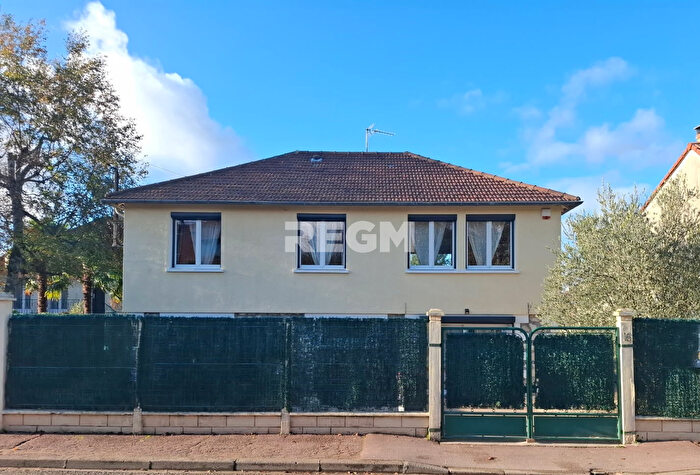 Maison à vendre - Morigny-Champigny - 5 pièces - 3 chambres