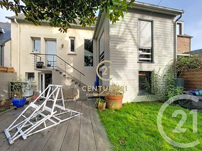 Maison à vendre - Quartiers Sud-Ouest, Sainte-Thérèse - 9 pièces - 6 chambres