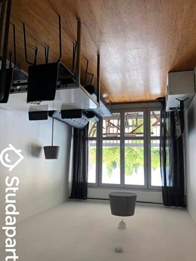 Appartement à louer - Reste des Chenes-Le Ponceau, Cergy - 1 pièce - 4 chambres