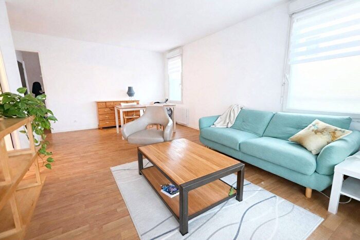 Appartement à louer - Montigny-le-Bretonneux - 4 pièces - 3 chambres