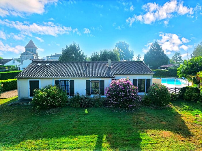 Maison à vendre - Montpon-Ménestérol - 5 pièces - 4 chambres