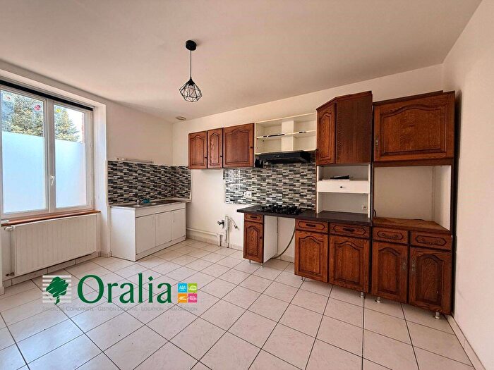 Maison à louer - Sainte-Foy-lArgentière - 5 pièces - 4 chambres