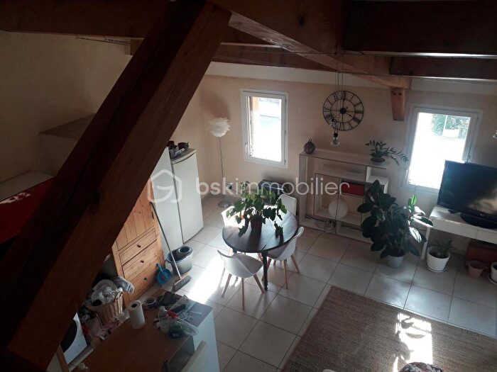 Saint-Cannat : Appartement 3 pièces à louer