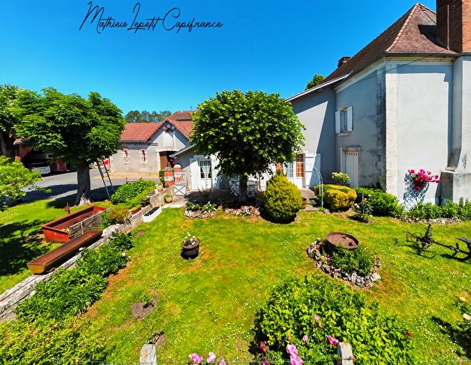 Maison à vendre - Saint-Pierre-de-Chignac - 11 pièces - 6 chambres