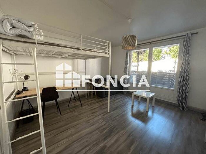 Appartement à louer - Barbâtre-Saint Remy-Verrerie, Reims - 1 pièce