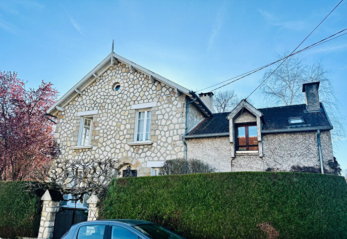 Maison à vendre - Figeac - 6 pièces - 4 chambres