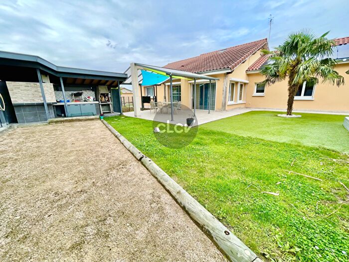 Maison 8 pièces à Chevroux, à vendre