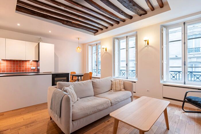 Appartement à louer - Paris e , Saint-Gervais - 2 pièces - 1 chambre