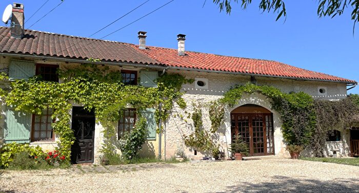 Maison à vendre - Festalemps - 10 pièces - 6 chambres
